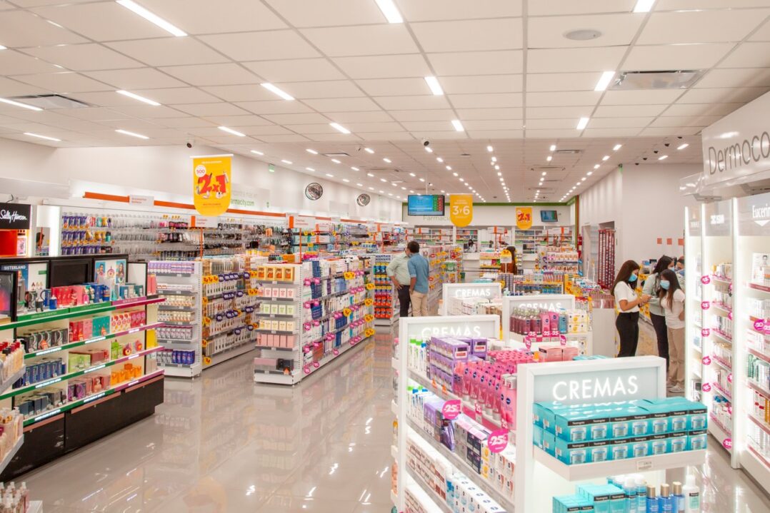 Farmacity con más de 350 locales en Argentina continúa expansión - Just ...