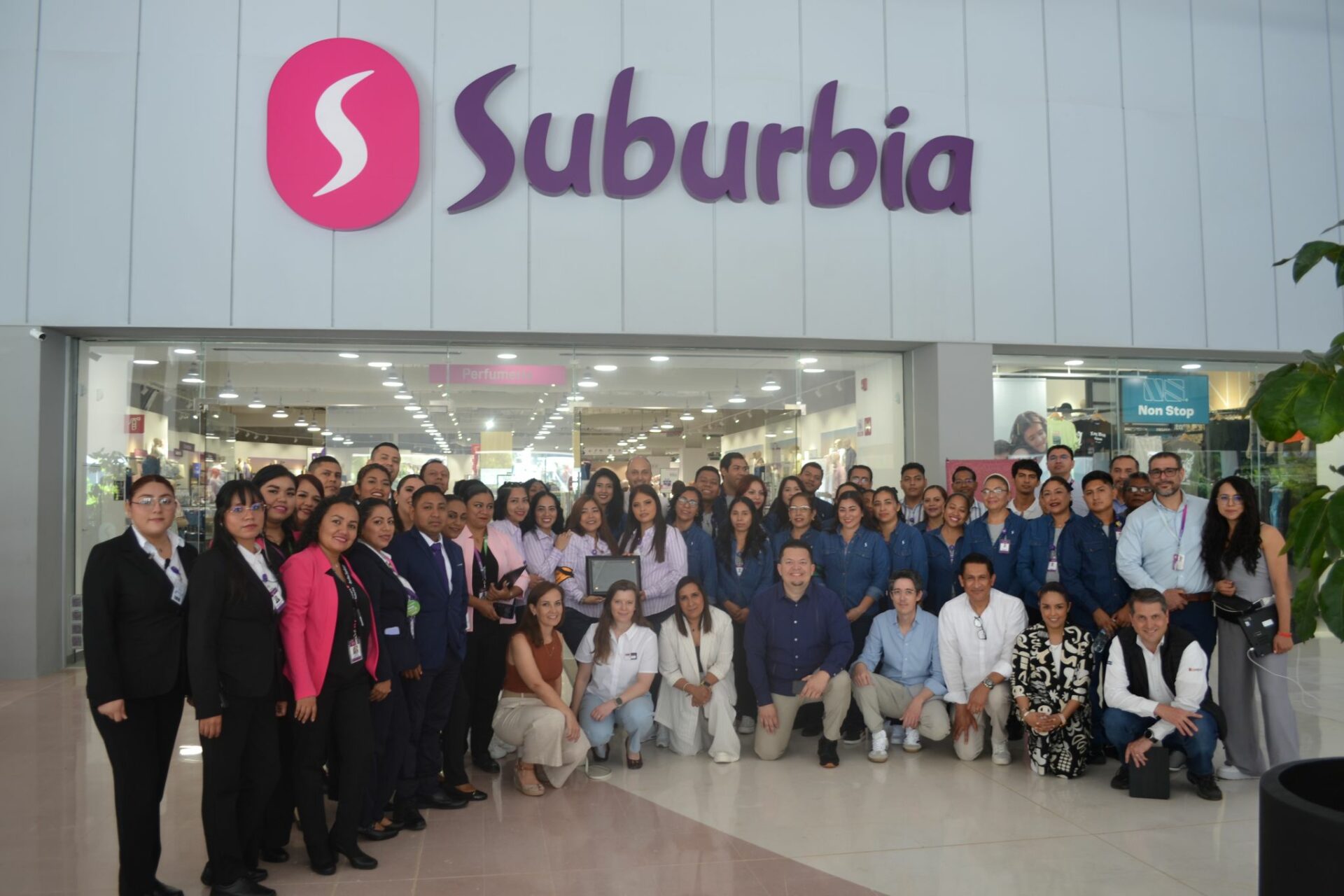 Suburbia abre una nueva tienda en Acapulco y continúa su expansión ...