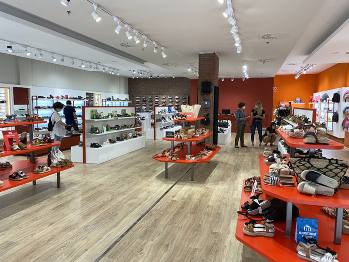 Querol abre sus puertas en el centro comercial Splau - Noticias y ...