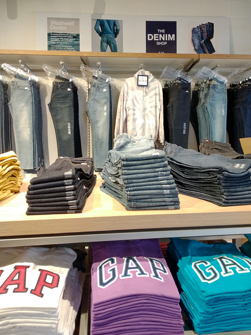 Gap abre un establecimiento en Gran Jonquera Outlet & Shopping ...