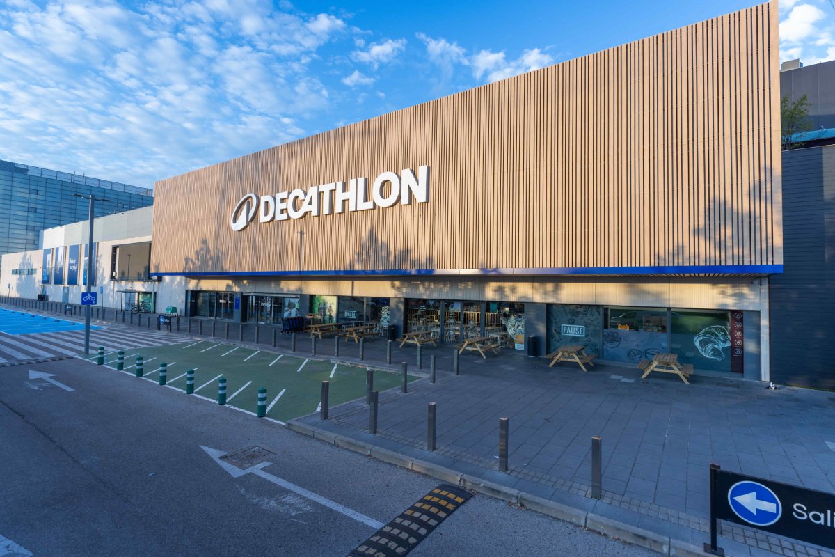 Decathlon transforma la primera tienda en España con su nueva imagen de ...