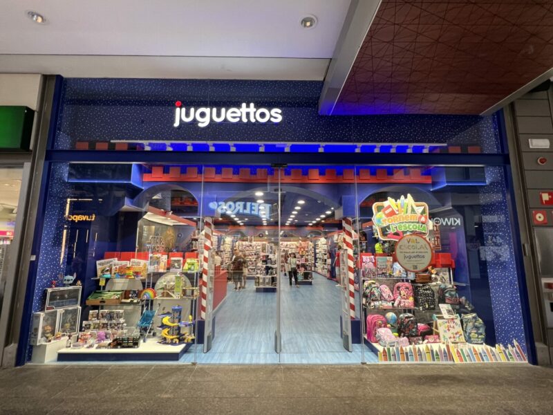 Splau amplía su oferta comercial con un espacio boutique de Juguettos ...