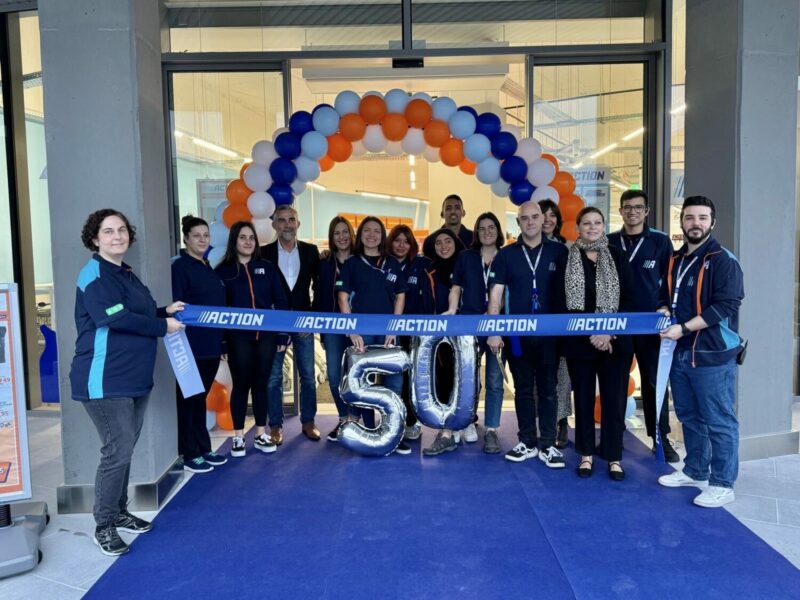 Action se estrena en Galicia y alcanza su tienda número 50 en España ...