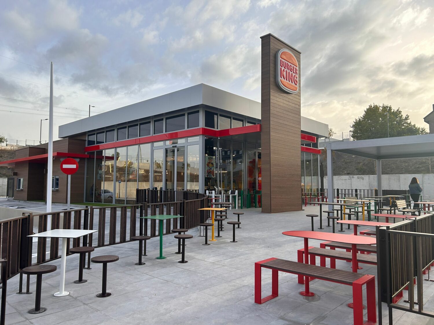 Burger King inaugura un nuevo restaurante familiar en Villanueva del Pardillo (Madrid ...