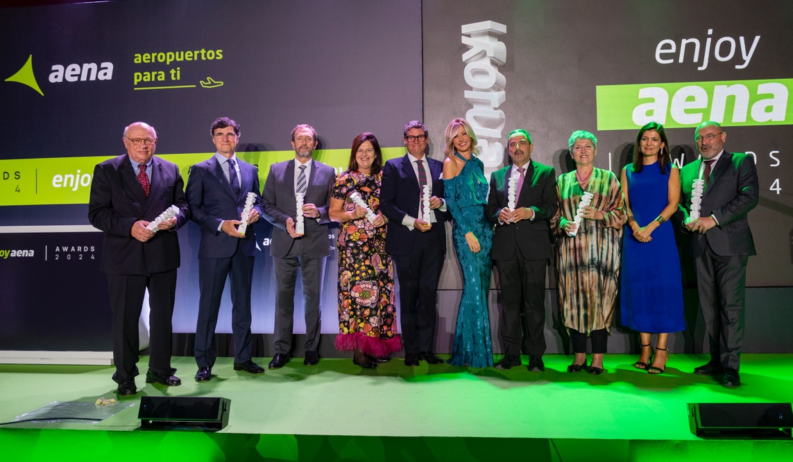 Aena entrega los premios internacionales de travel retail Enjoy Aena ...