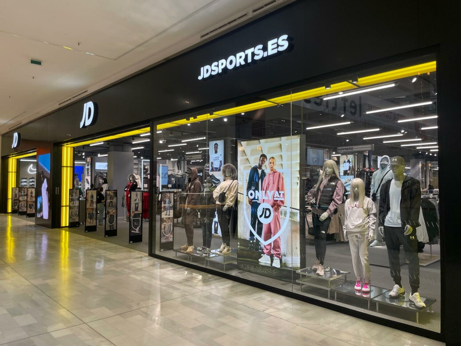 JD Sports instala en Los Arcos una de sus tiendas más grandes de ...