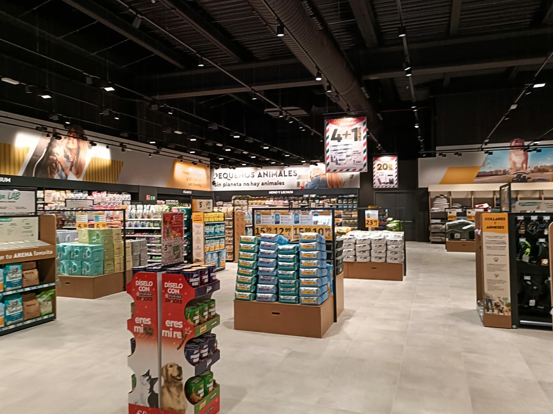 Guaw cierra el año 2024 con 34 tiendas en España - Noticias y ...