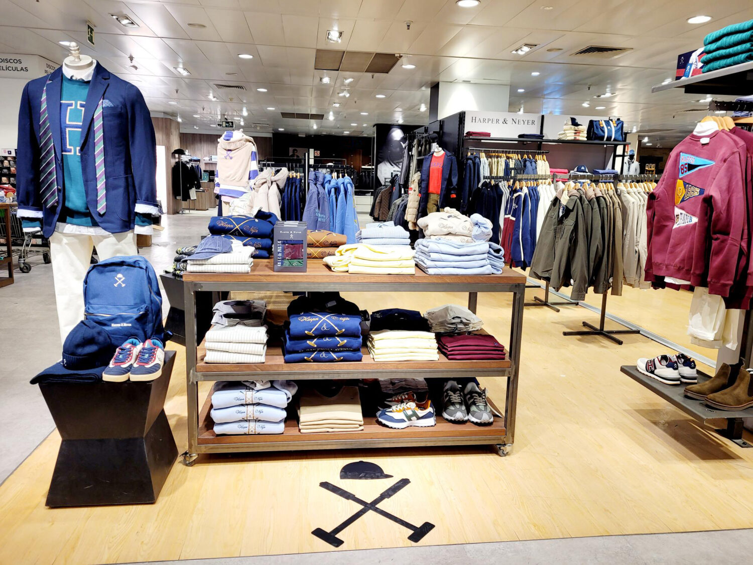 Harper & Neyer abrirá cuatro tiendas propias y cuatro corners en El ...
