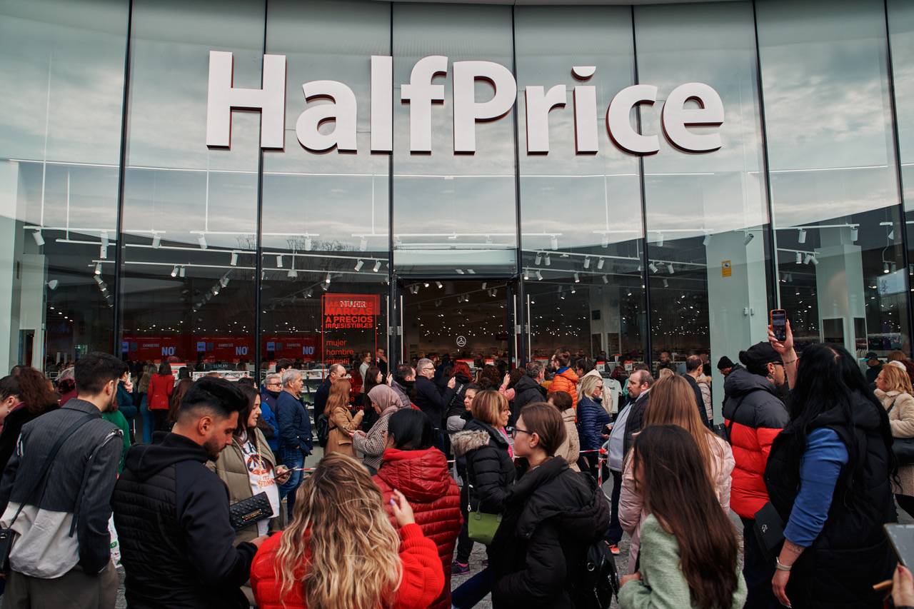 HalfPrice inaugura su tienda de 4.500 m2 en Oasiz Madrid - Noticias y ...