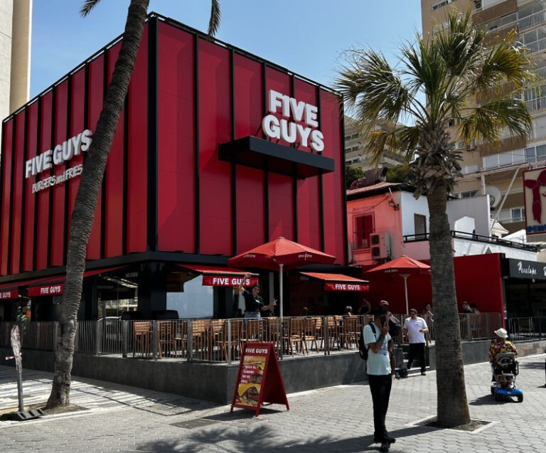 Five Guys abre su primer restaurante en la localidad alicantina de ...