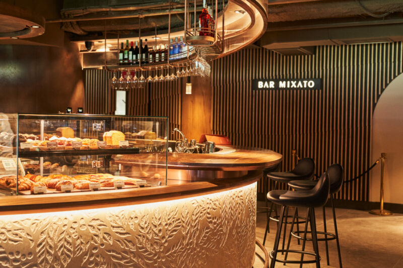 Así es la flagship que Starbucks inaugura en el Bernabéu, la mayor ...