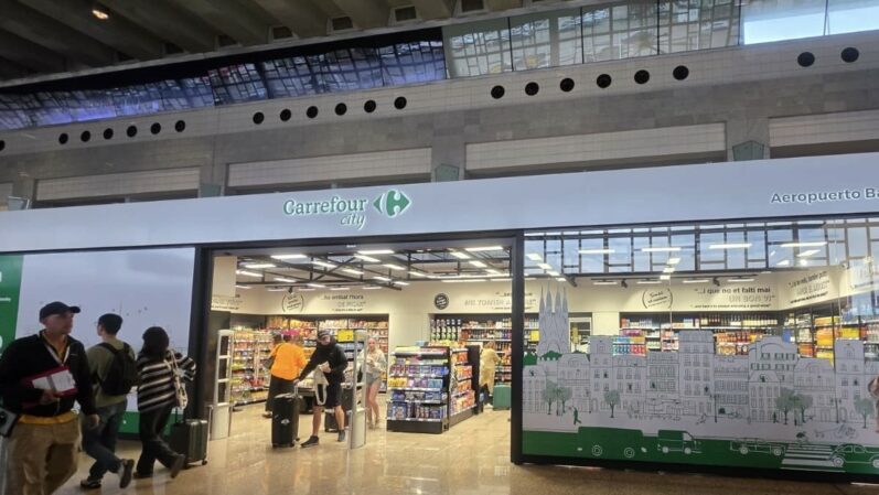 Carrefour abre en Barcelona-El Prat su primera tienda en un aeropuerto ...