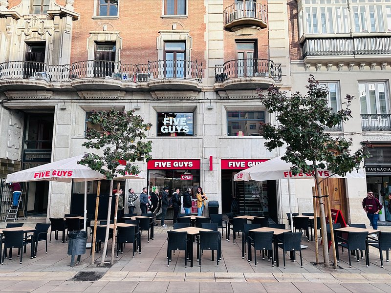 Five Guys aterriza en pleno centro de Málaga con su segundo restaurante ...